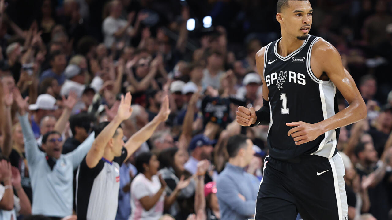 Spurs Face Elimination as Thunder Hold 3-2 Lead in NBA Playoffs ...